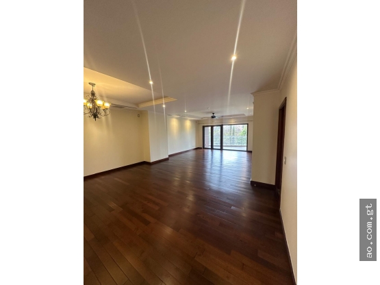 Apartamento en Alquiler Edificio Tadeus, zona 14 - US$2,200 USD