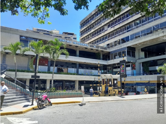Alquilo local comercial en PB con 45m2 en Santa Rosa de Lima - US$900 USD