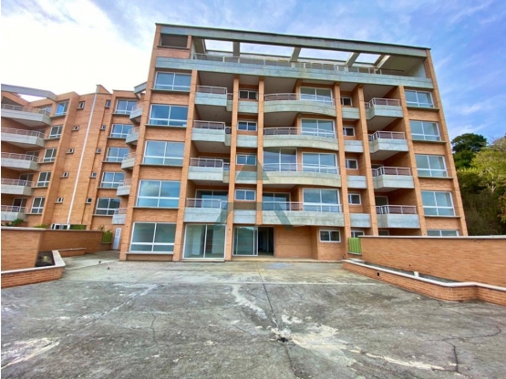 Se vende PH Lomas del Sol 220 m² 3h/3b/3p - US$204,000 USD